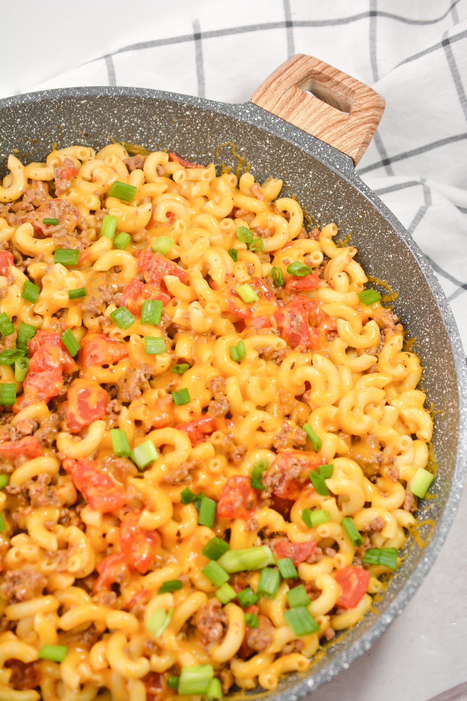Cheeseburger Pasta - Life She Has